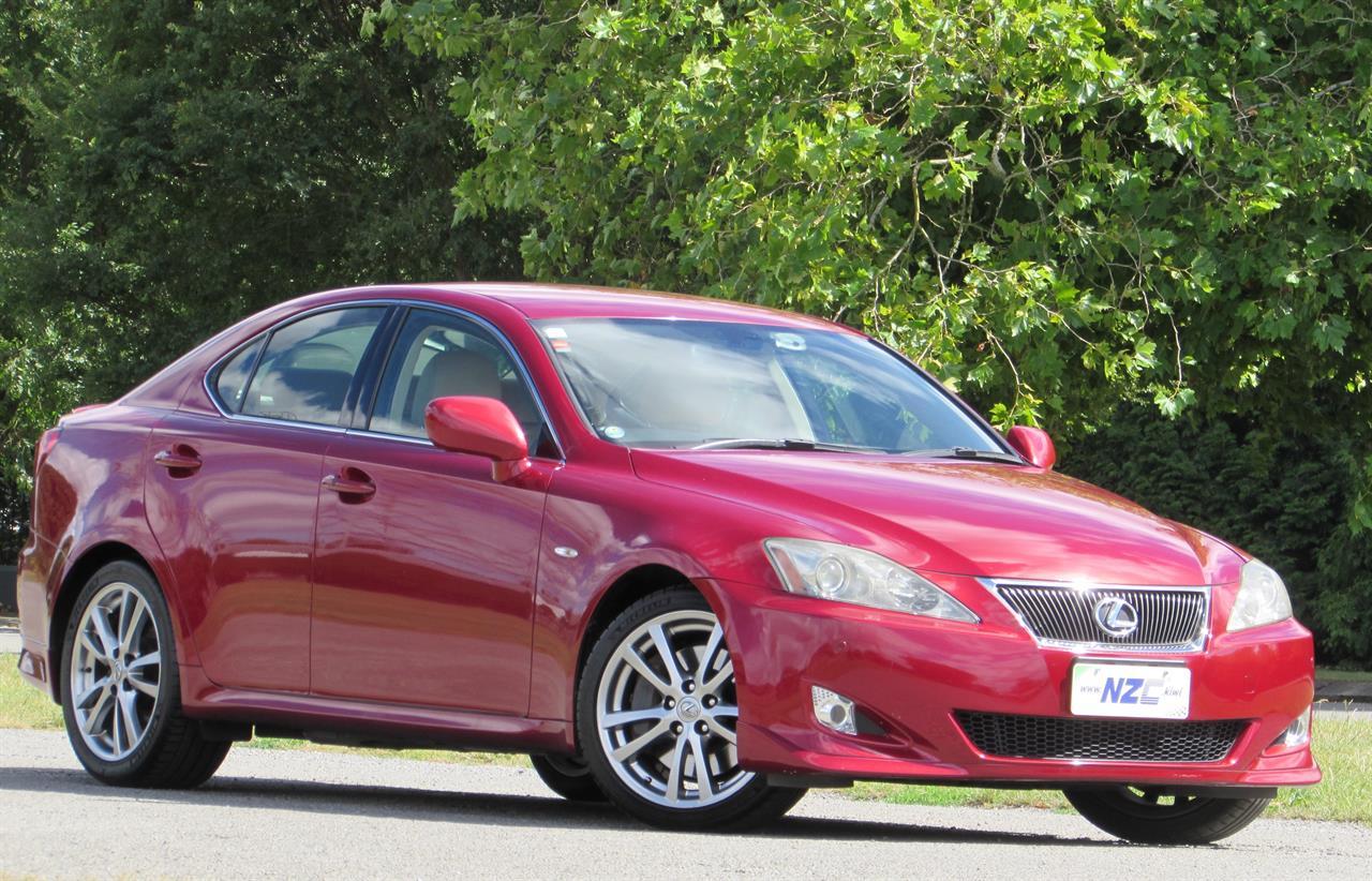 2007 Lexus IS 350 on handshake
