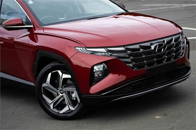 2024 Hyundai Tucson NX4e Hybrid Elite 2WD on handshake