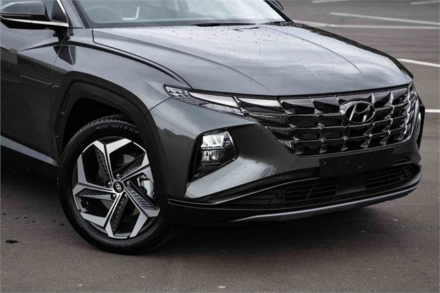 2024 Hyundai Tucson NX4e Hybrid Elite 2WD on handshake