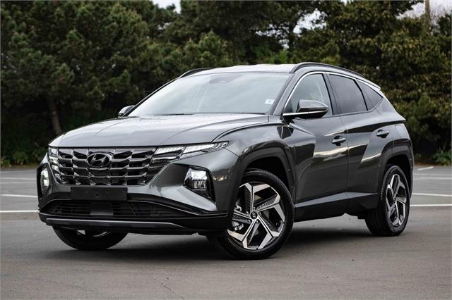 2024 Hyundai Tucson NX4e Hybrid Elite 2WD on handshake