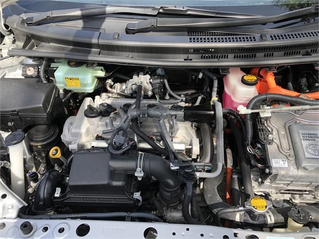 2014 Toyota Aqua 1.5L Petrol Hybrid Auto on handshake