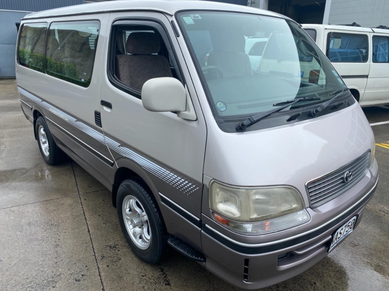 1996 Toyota Hiace SUPER CUSTOM on handshake