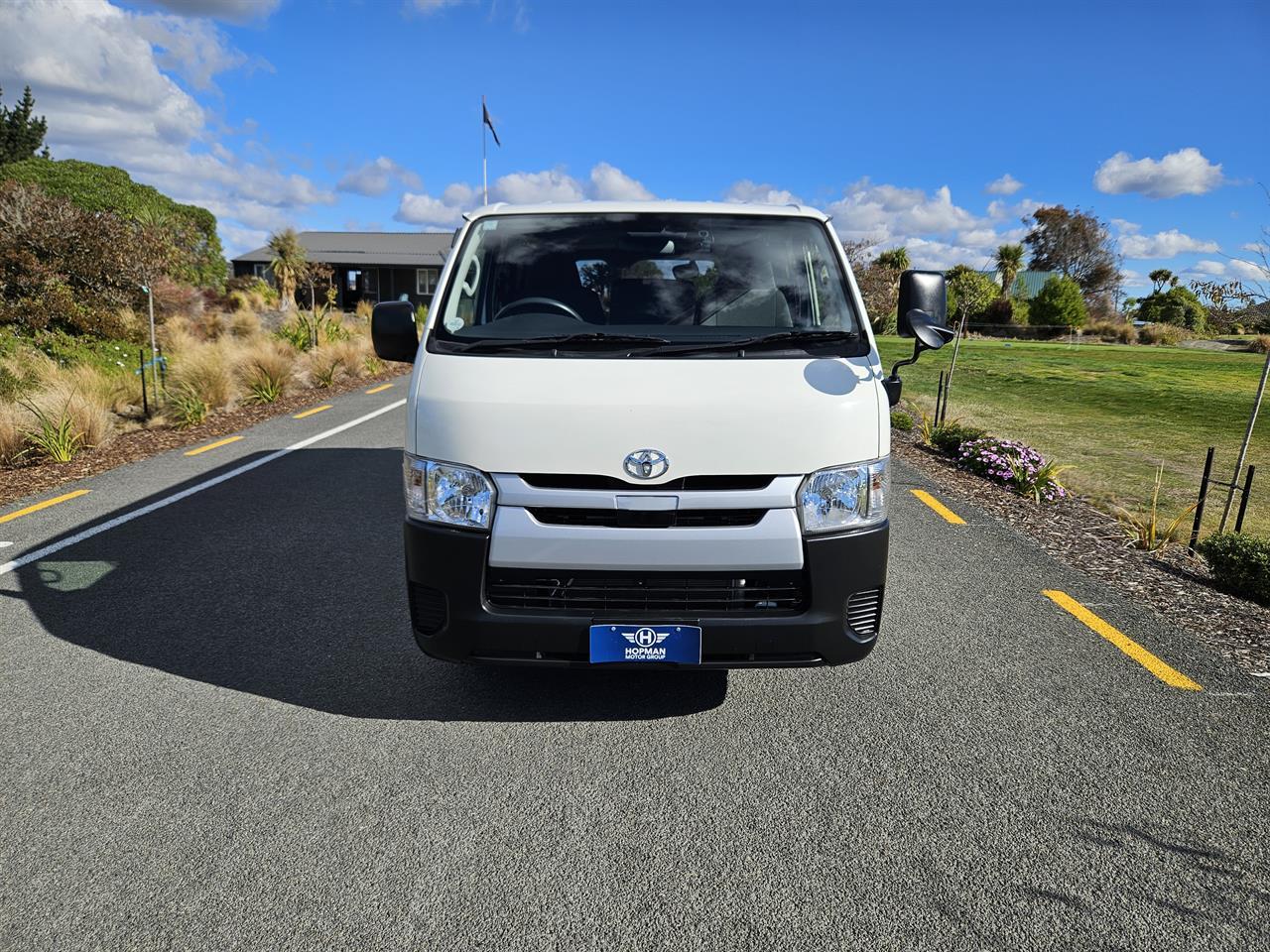 2018 Toyota Hiace 5 Door on handshake
