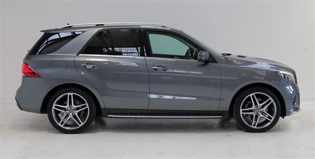 2018 MercedesBenz GLE 350d 4Matic on handshake