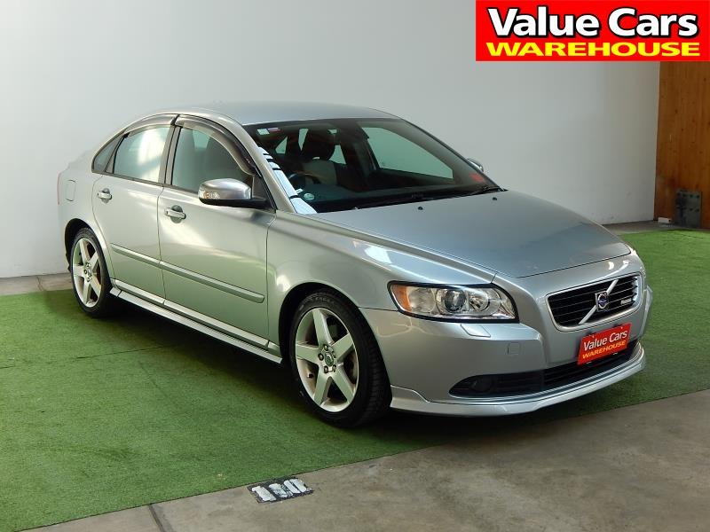 2008 Volvo S40 R-Design on handshake