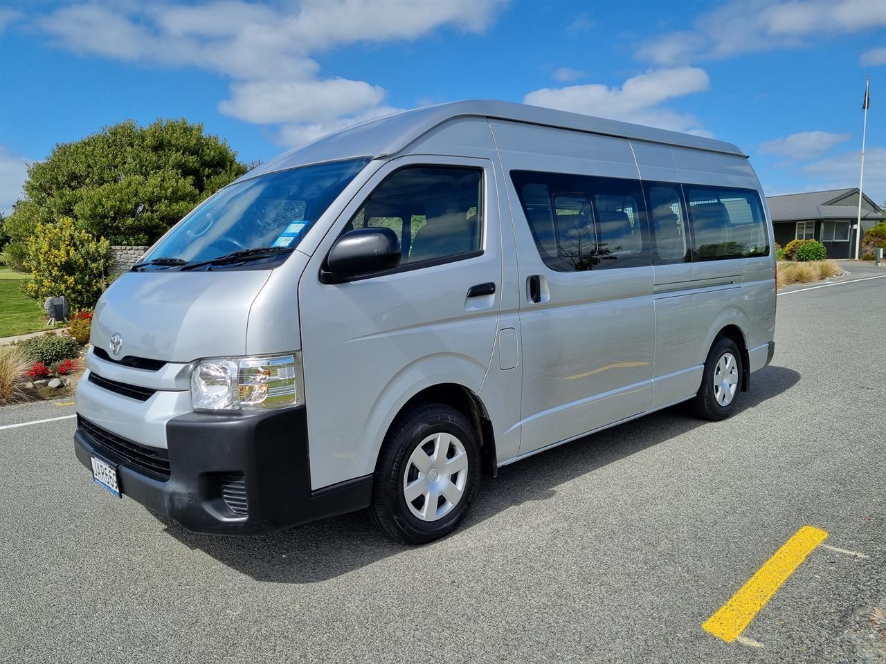 2015 Toyota Hiace 12 Seater 3.0TD on handshake