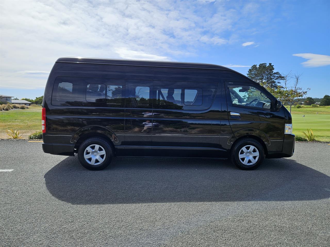 2019 Toyota Hiace 12 Seat Commuter GL on handshake