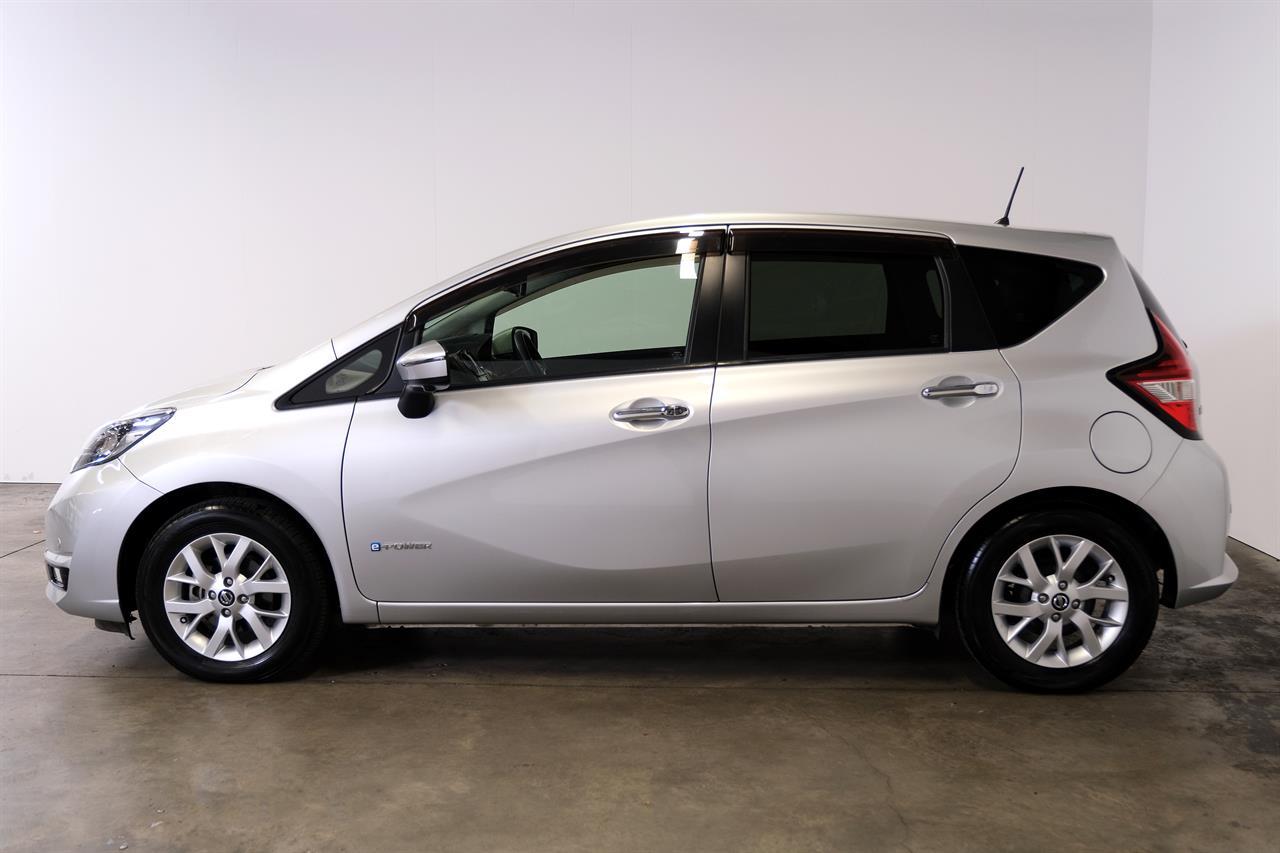 2018 Nissan Note E-POWER 'MEDALIST' on handshake