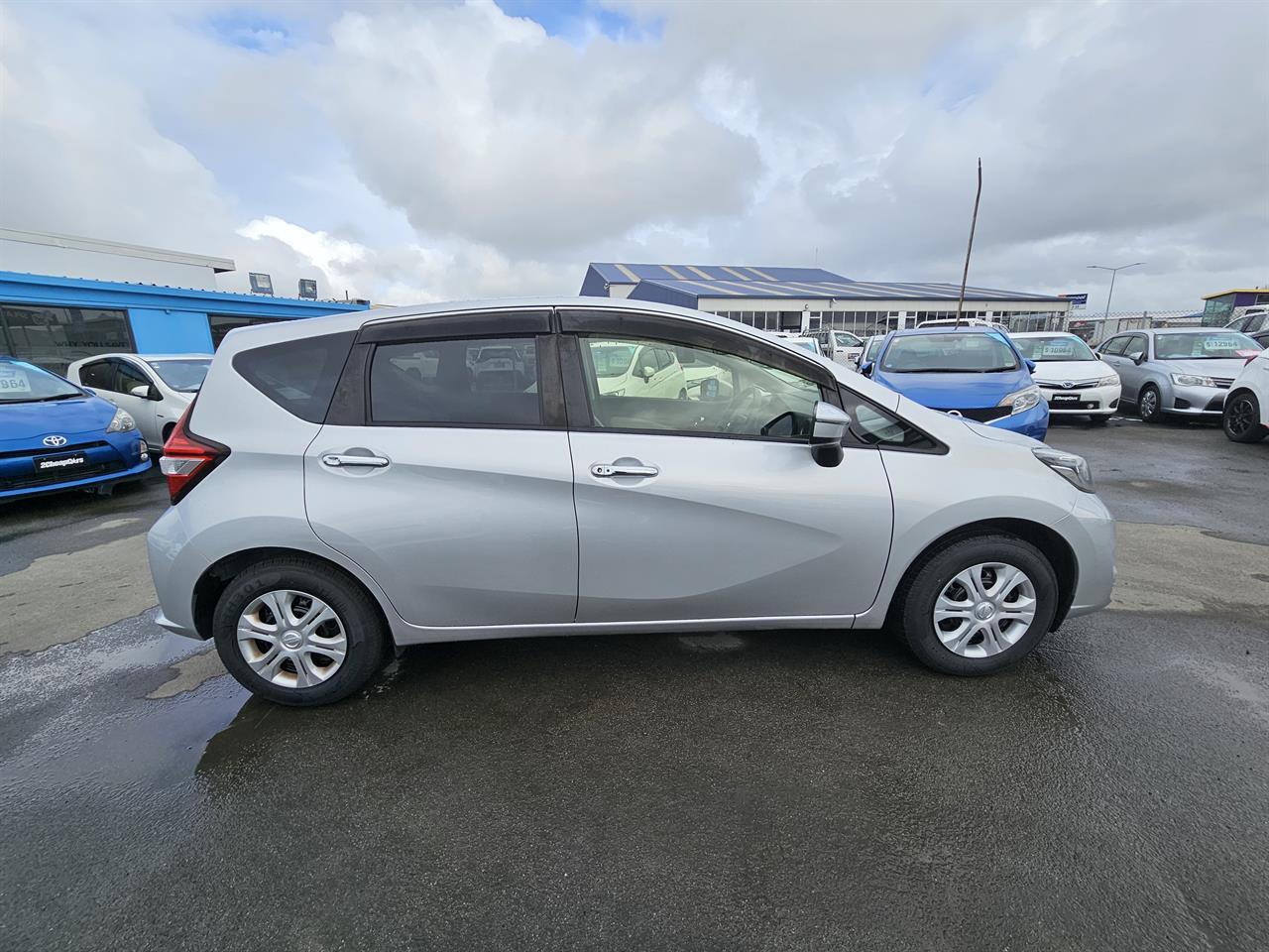 2017 Nissan Note New Shape on handshake