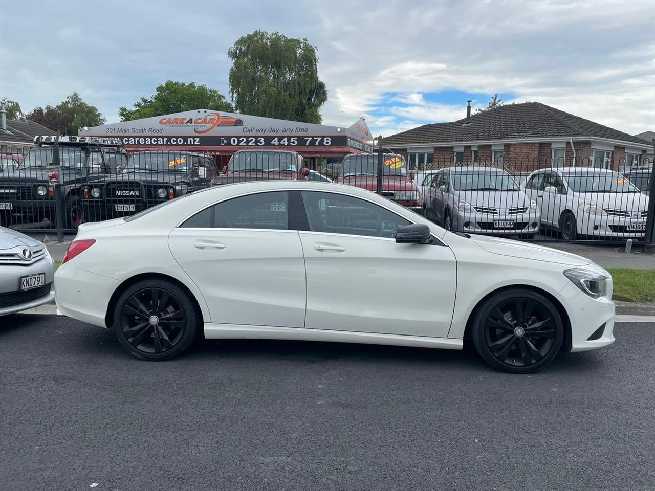 2016 MercedesBenz CLA 200 on handshake