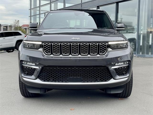 2023 Jeep Grand Cherokee Summit Reserve 4xe on handshake