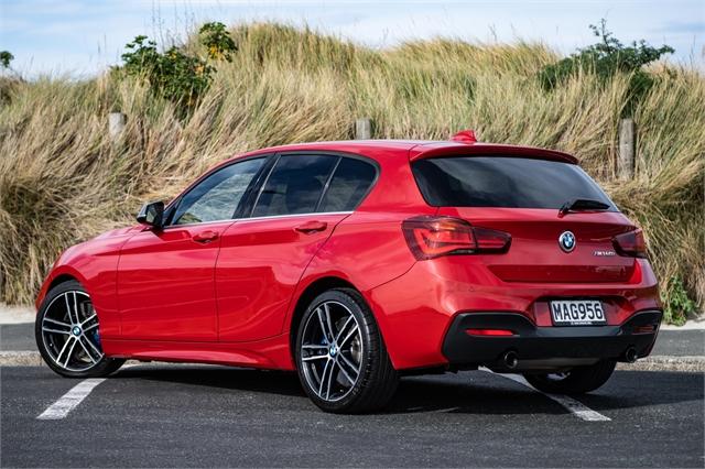 2019 BMW M140i M Performance on handshake