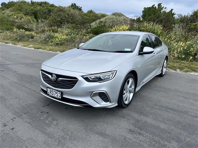 2018 Holden Commodore RS-V 3.6PT 4WD on handshake