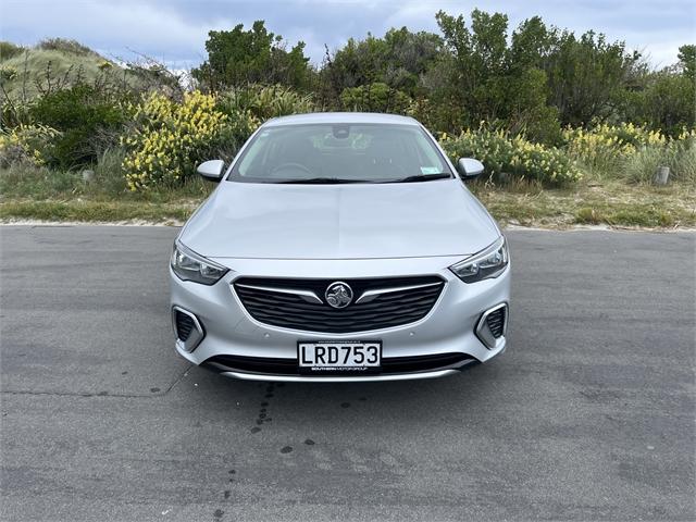 2018 Holden Commodore RS-V 3.6PT 4WD on handshake