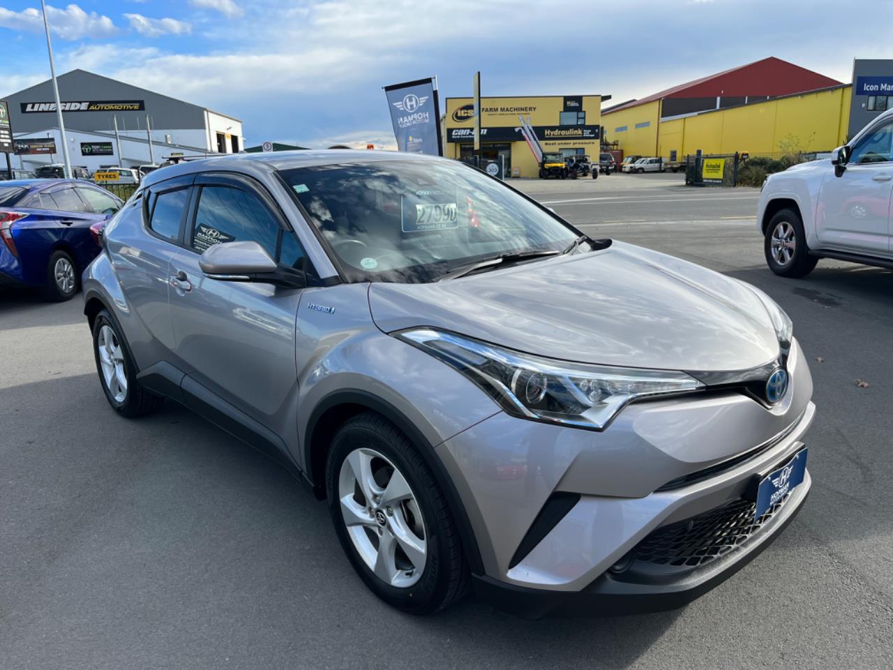 2017 Toyota C-HR S on handshake
