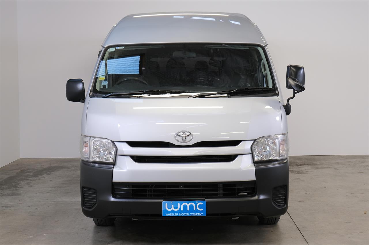 2019 Toyota Hiace 12 Seater Minibus 2.8T/Diesel on handshake