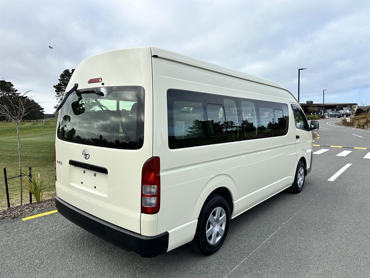 2018 Toyota Hiace 12 Seat Commuter on handshake