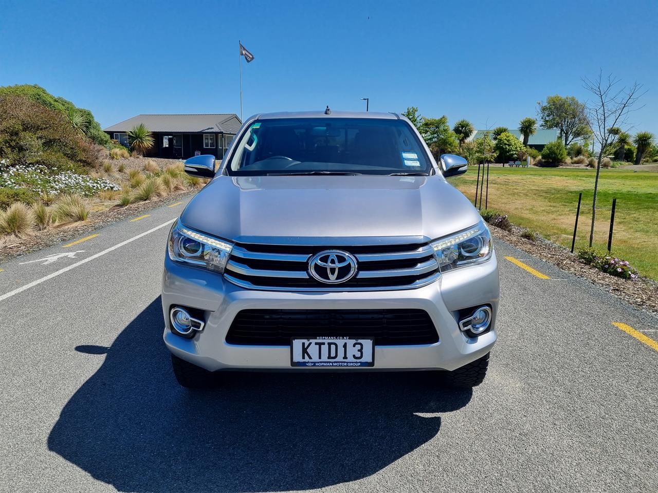 2017 Toyota Hilux SR5 Limited TD DC 2. on handshake