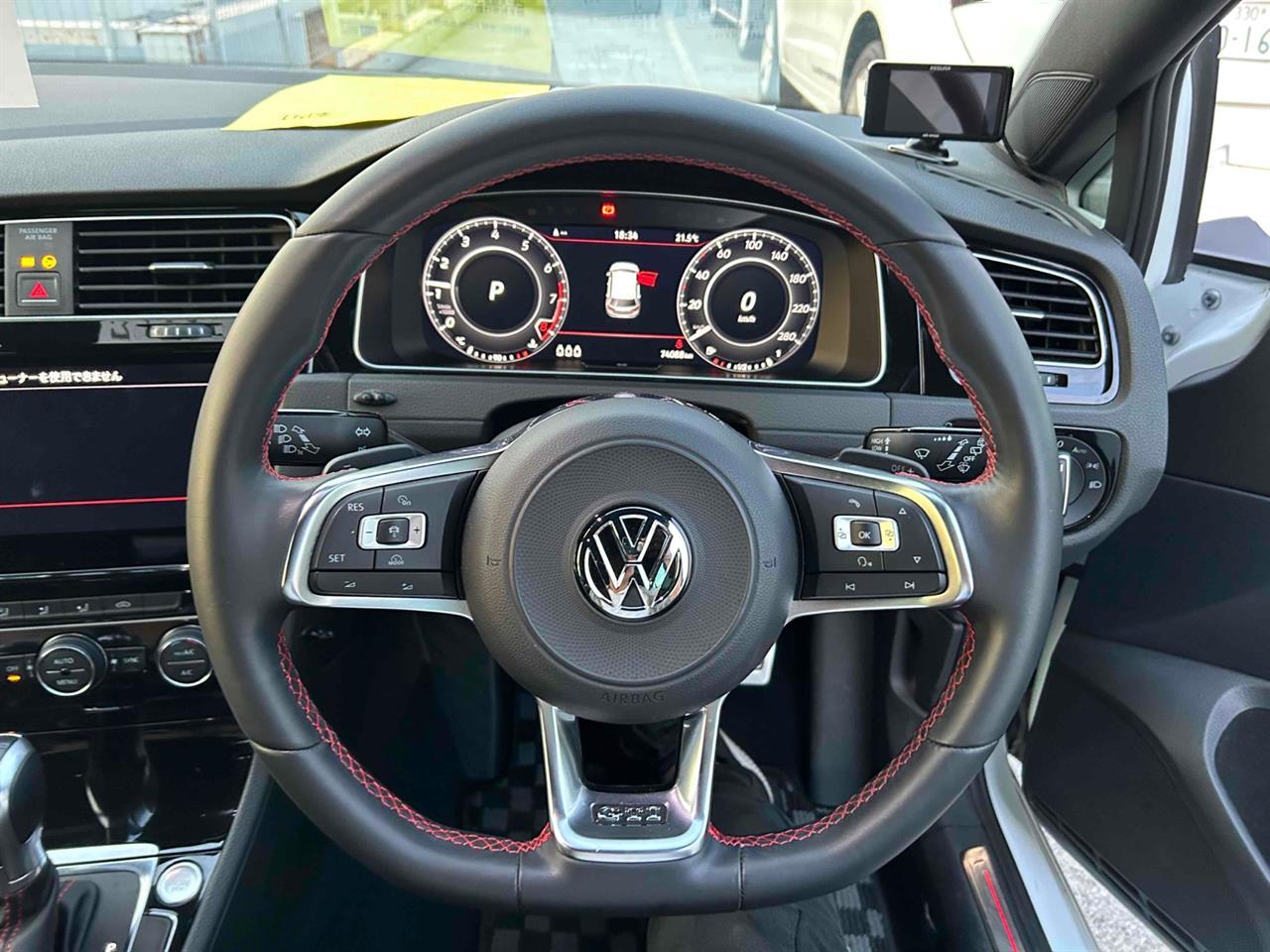 2017 Volkswagen Golf GTI Mk 7.5 Performance Editio on handshake
