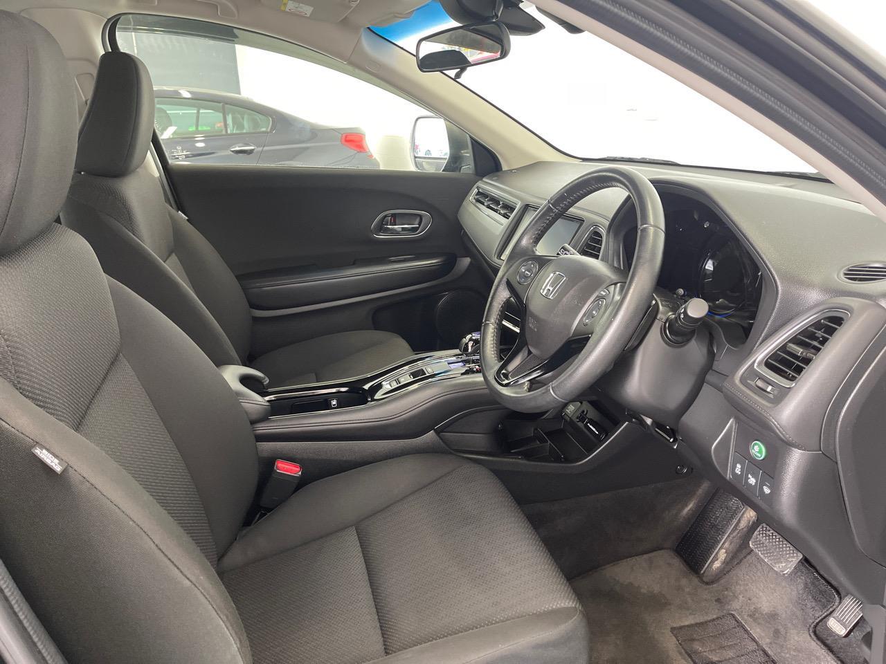 2014 Honda HR-V VEZEL Hybrid X on handshake