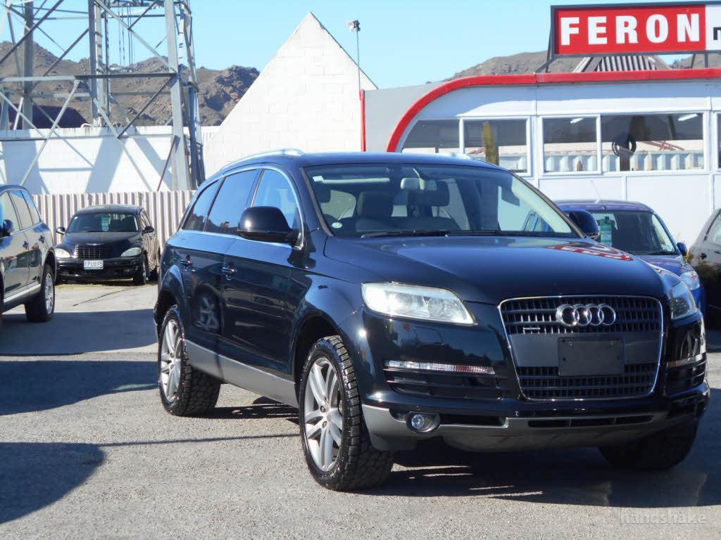 2007 Audi Q7 Quattro V8 on handshake