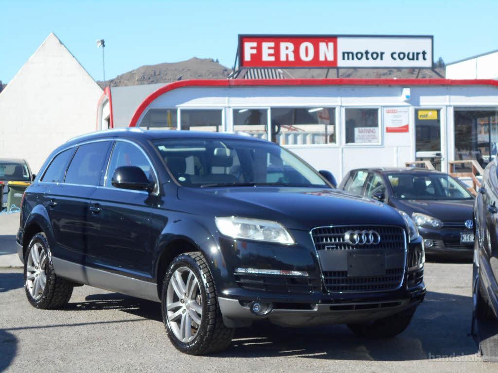 2007 Audi Q7 Quattro V8 on handshake
