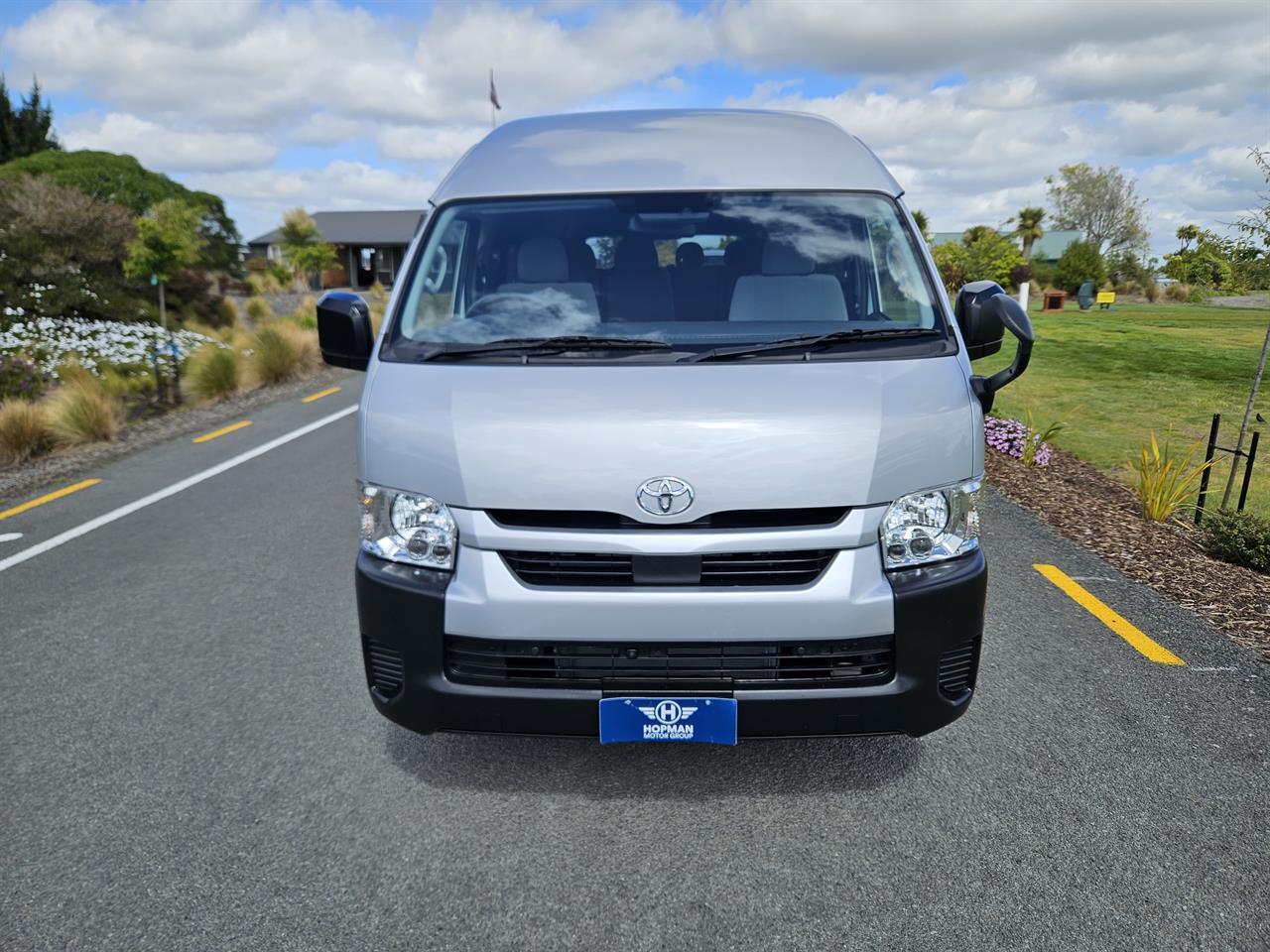 2023 Toyota Hiace 12 Seat 2.8TD GL Minibus on handshake