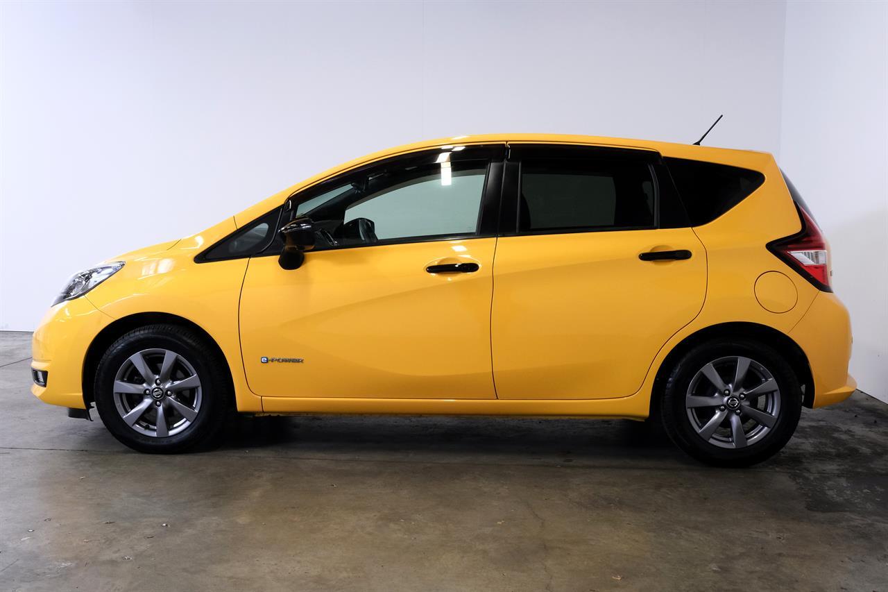 2019 Nissan Note E-POWER Medalist 'Black Arrow' on handshake