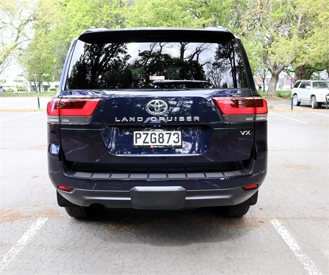 2023 Toyota Land Cruiser VX DIESEL 4WD, 300 Series on handshake