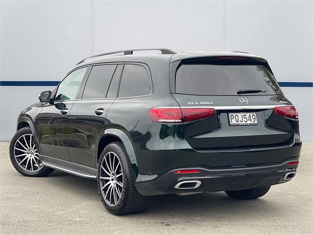 2022 MercedesBenz GLS 400d 4Matic AMG Line on handshake