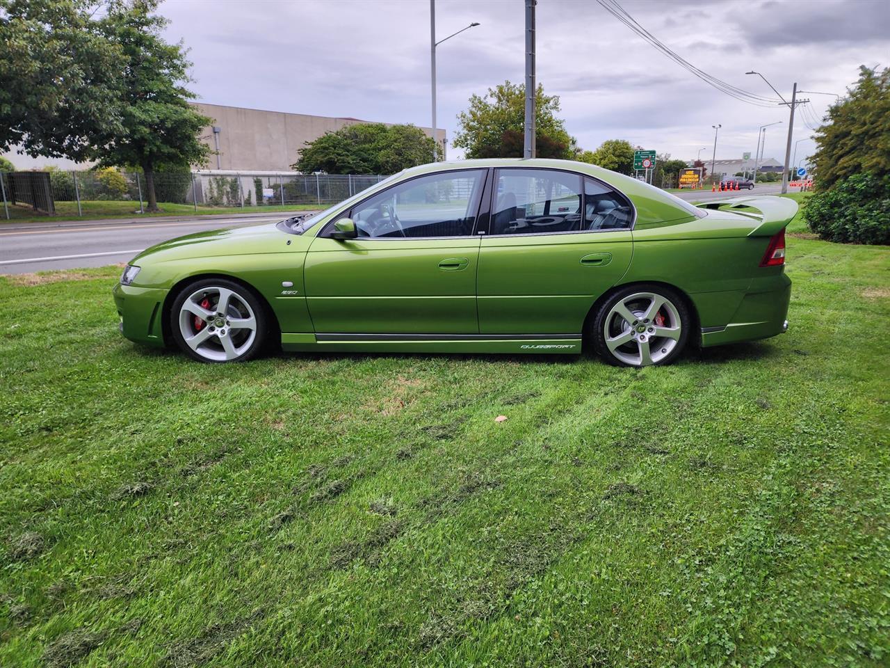 2003 Holden COMMODORE HSV CLUBSPORT R8 MAN on handshake