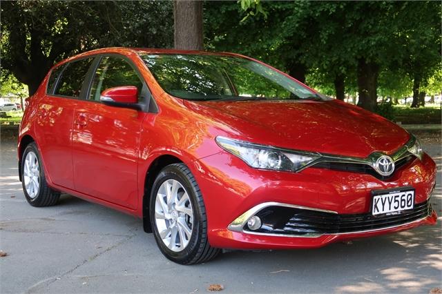 2017 Toyota Corolla GLX 1.8P CVT on handshake