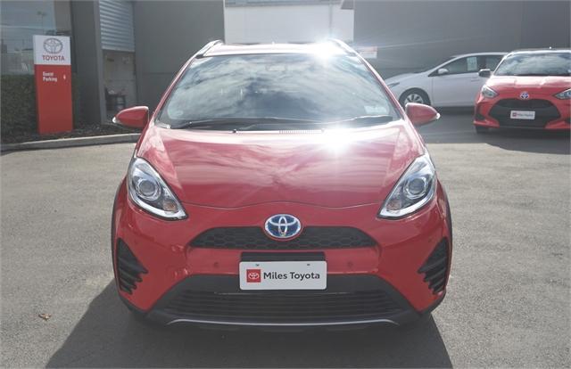 2018 Toyota Aqua Crossover Hybrid 1.5 L Petrol on handshake