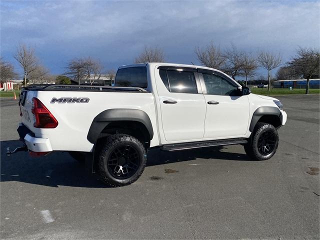 2021 Toyota Hilux MAKO 2.8L Turbo Diesel 4WD 6 Spe on handshake