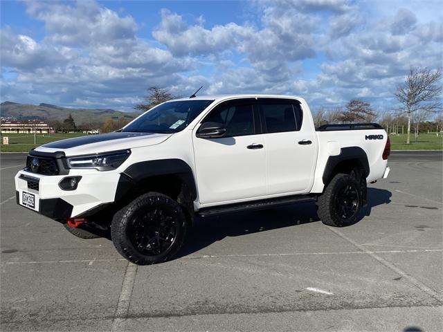 2021 Toyota Hilux MAKO 2.8L Turbo Diesel 4WD 6 Spe on handshake