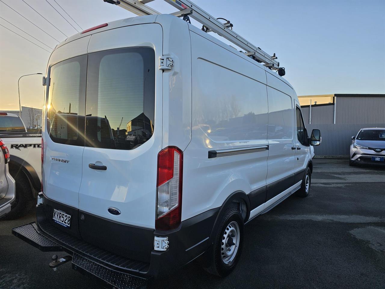 2017 Ford Transit 350L LWB Van 2.2D/6M on handshake