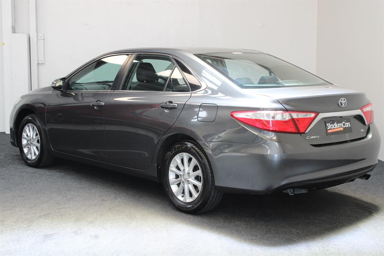 2016 Toyota Camry GL on handshake