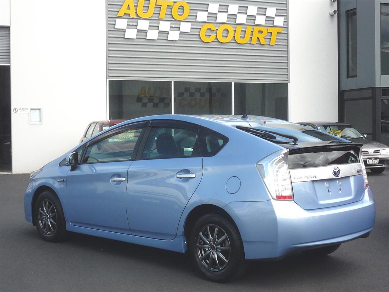 2012 Toyota Prius PHV "G" Plug-in Hybrid on handshake