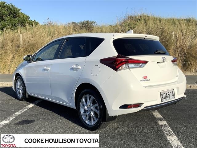 2016 Toyota Corolla GLX FWD 1.8P HATCH on handshake