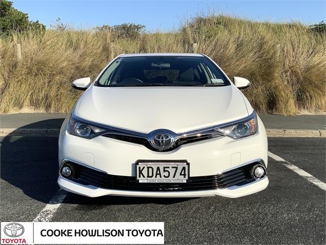 2016 Toyota Corolla GLX FWD 1.8P HATCH on handshake