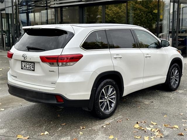 2019 Toyota Highlander GXL on handshake