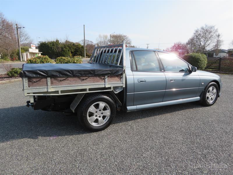 2007 Holden Commodore Crewman S 2WD Ute on handshake