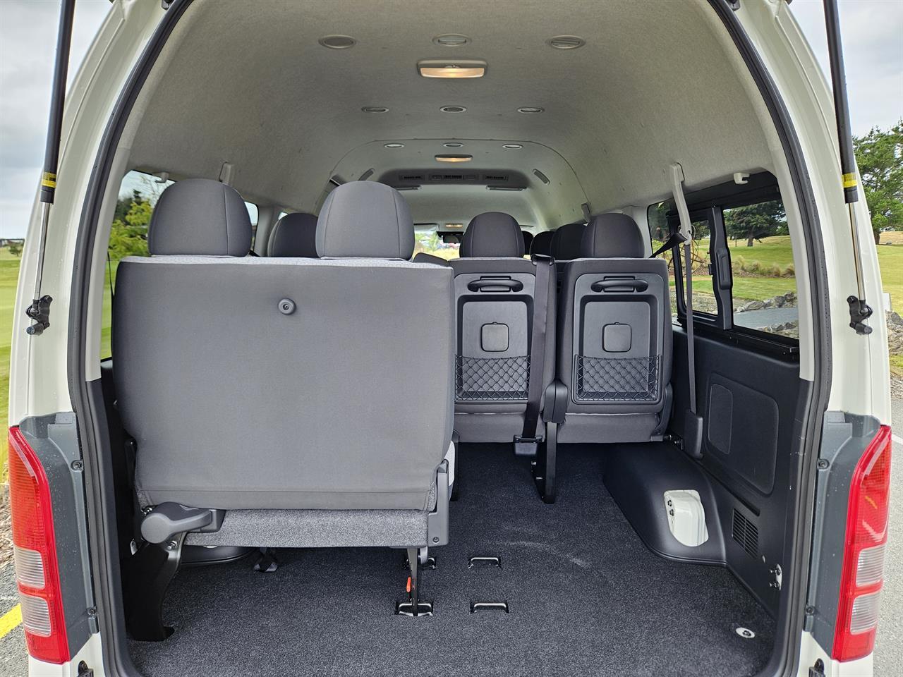 2023 Toyota Hiace 12 Seat 2.8TD GL Minibus on handshake