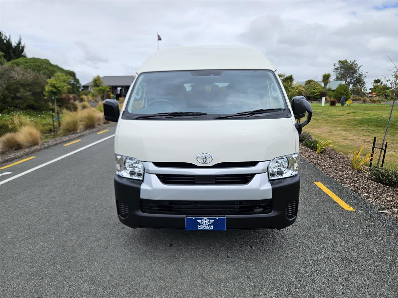 2023 Toyota Hiace 12 Seat 2.8TD GL Minibus on handshake