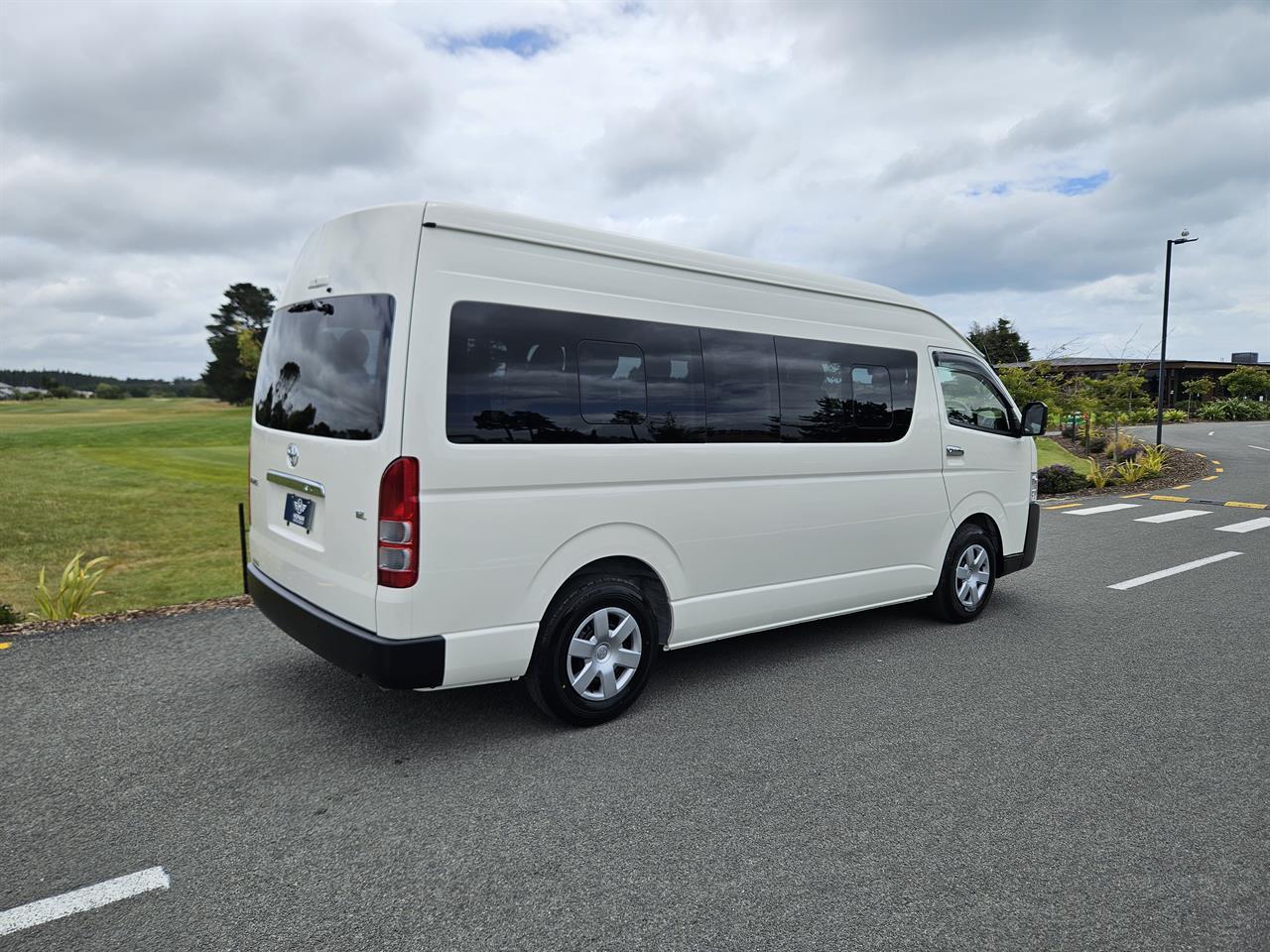 2023 Toyota Hiace 12 Seat 2.8TD GL Minibus on handshake