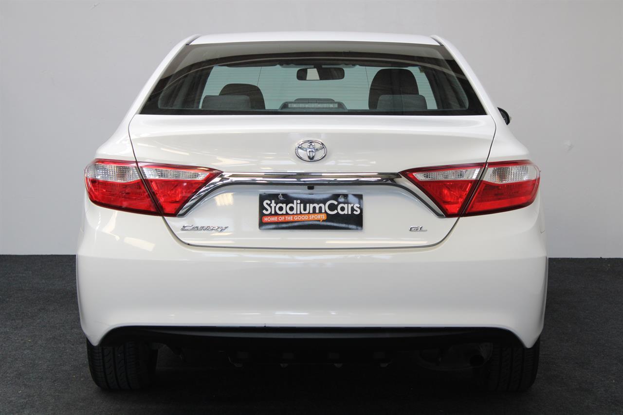 2016 Toyota Camry GL on handshake