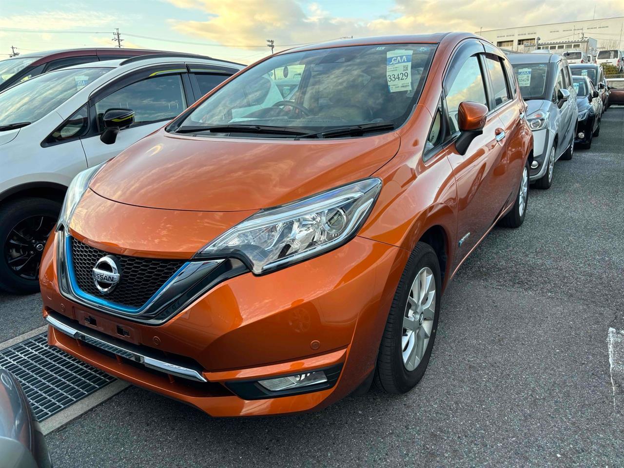 2018 Nissan Note e-Power Medalist on handshake