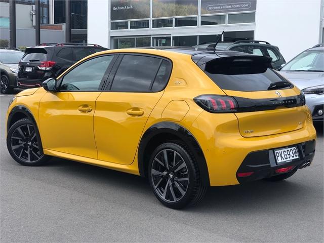 2022 Peugeot 208 GT 1.2l Turbo PureTech' on handshake