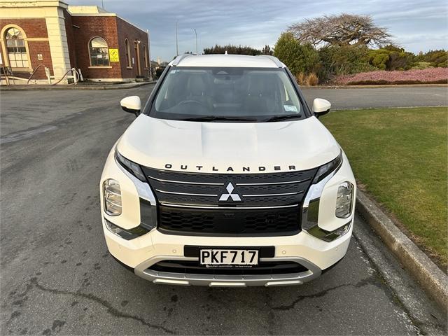 2022 Mitsubishi Outlander XLS 4WD 7 SEATER on handshake