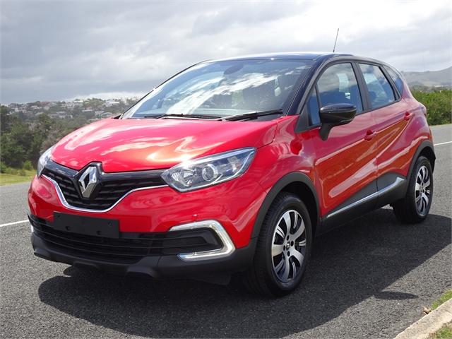 2020 Renault Captur Zen Phase 2 on handshake